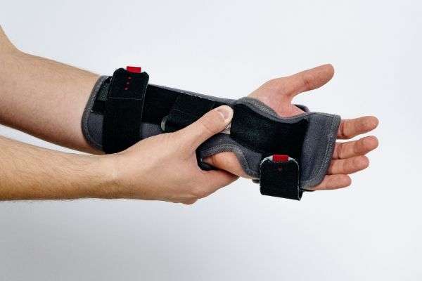 Orthoses vs Therapeutic Devices - Neurolutions